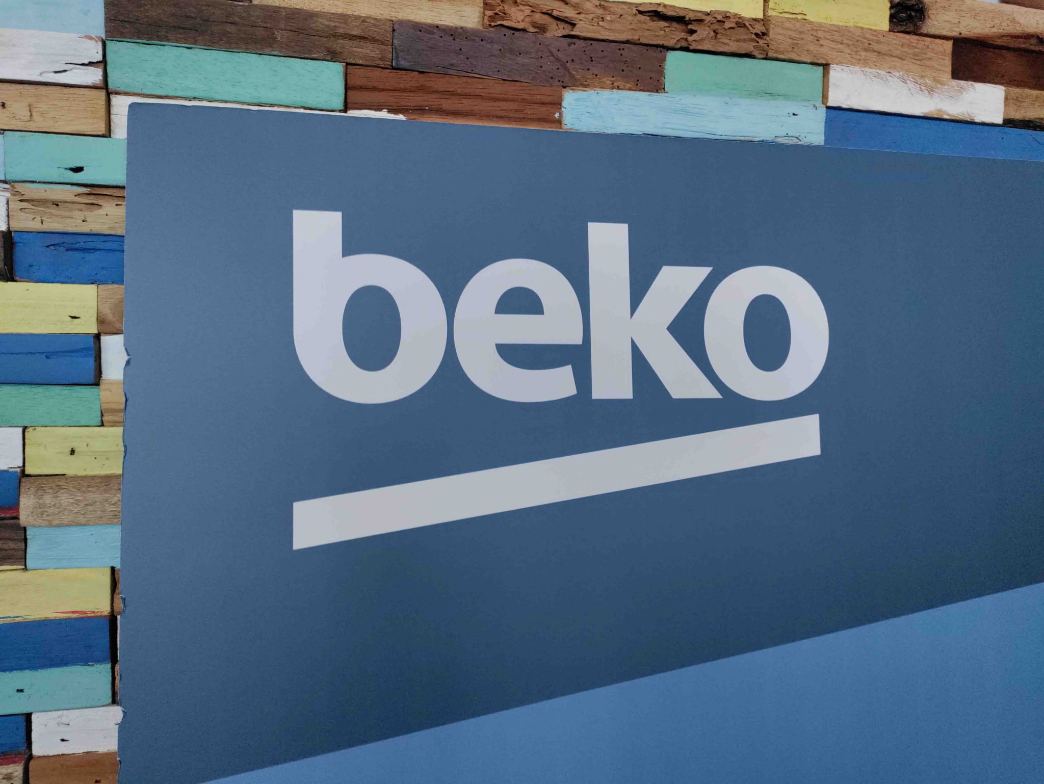 מקררי Beko ישמרו על הויטמינים של הירקות והפירות ע״י תאורה פנימית חדשנית ...