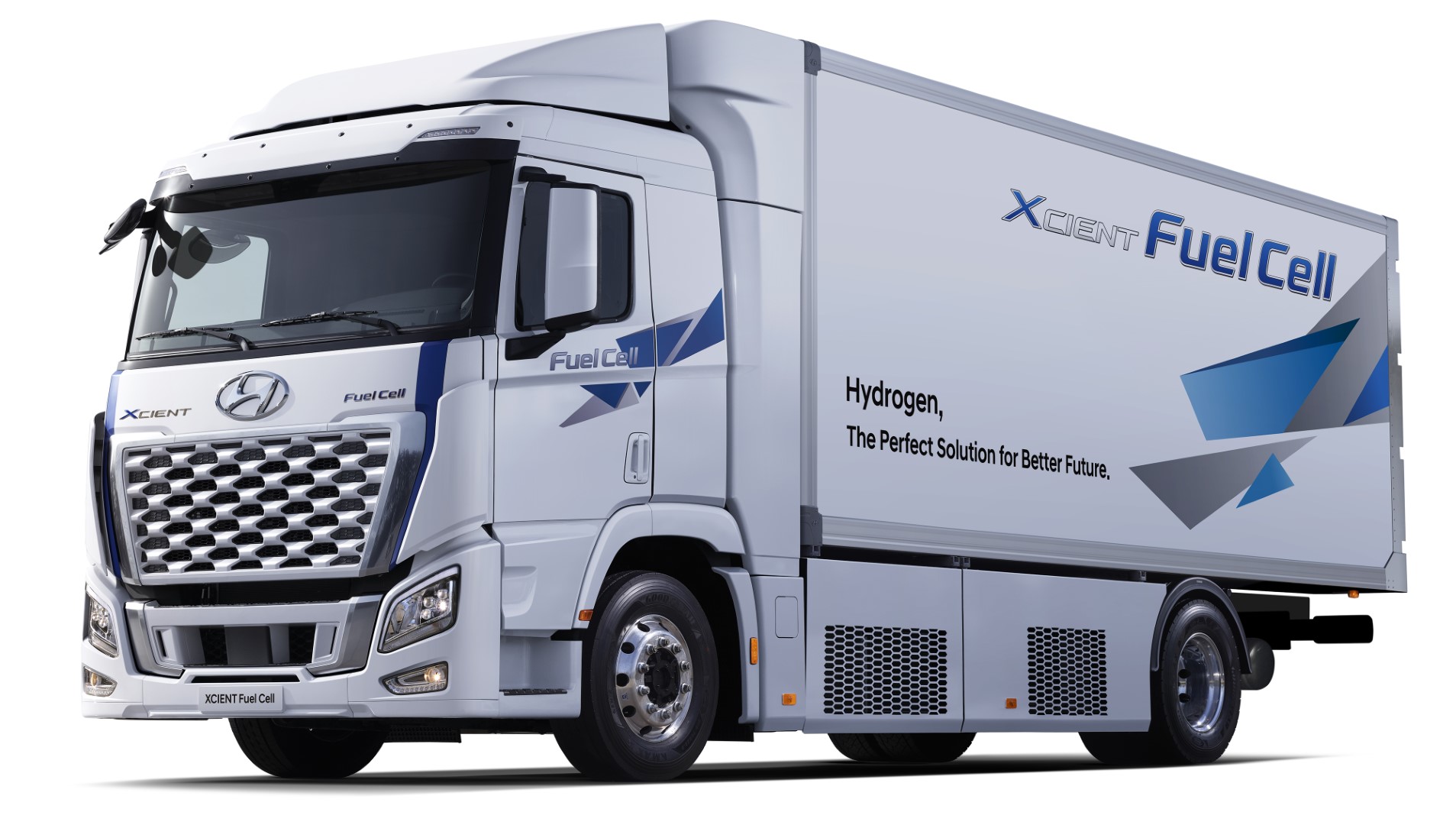 העתיד כבר כאן: משאית המימן HYUNDAI Xcient Fuel Cell על כבישי ישראל - ג'ירפה